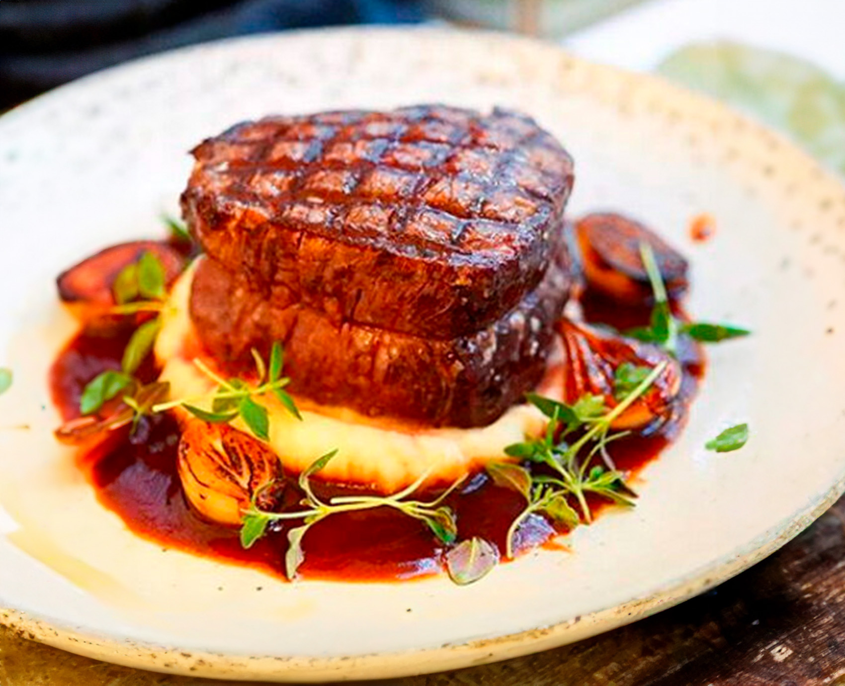 Svensk hängmörad oxfilé - Dinadrycker